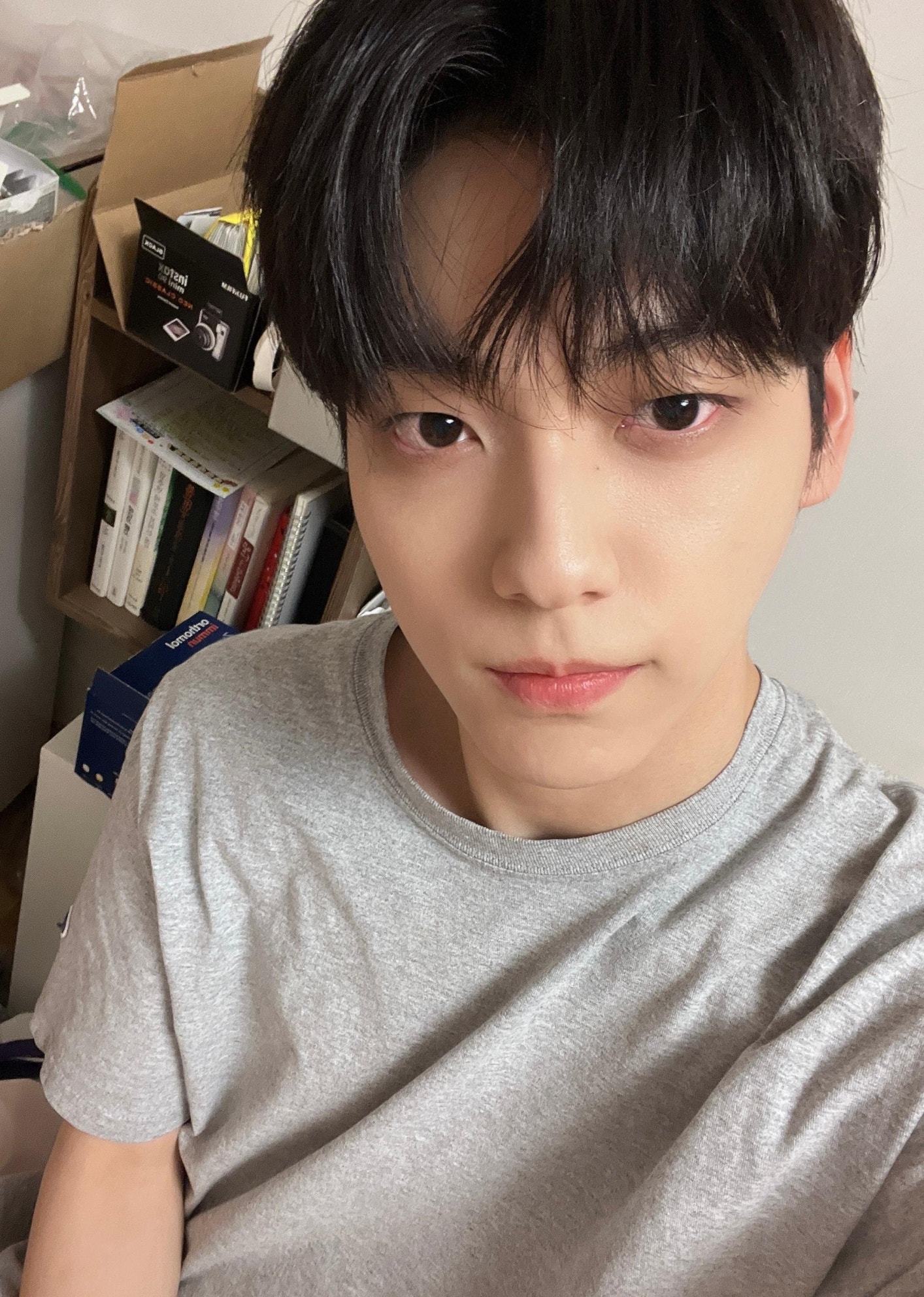 TOMORROW X TOGETHER Community Post - 잘 자요 모아들 - SOOBIN