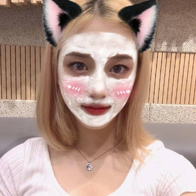 Stayc 커뮤니티 포스트 스윗 오늘은 어떤 하루 였어용 재이는 방금 스케줄 끝나고 숙소 왔지롱
