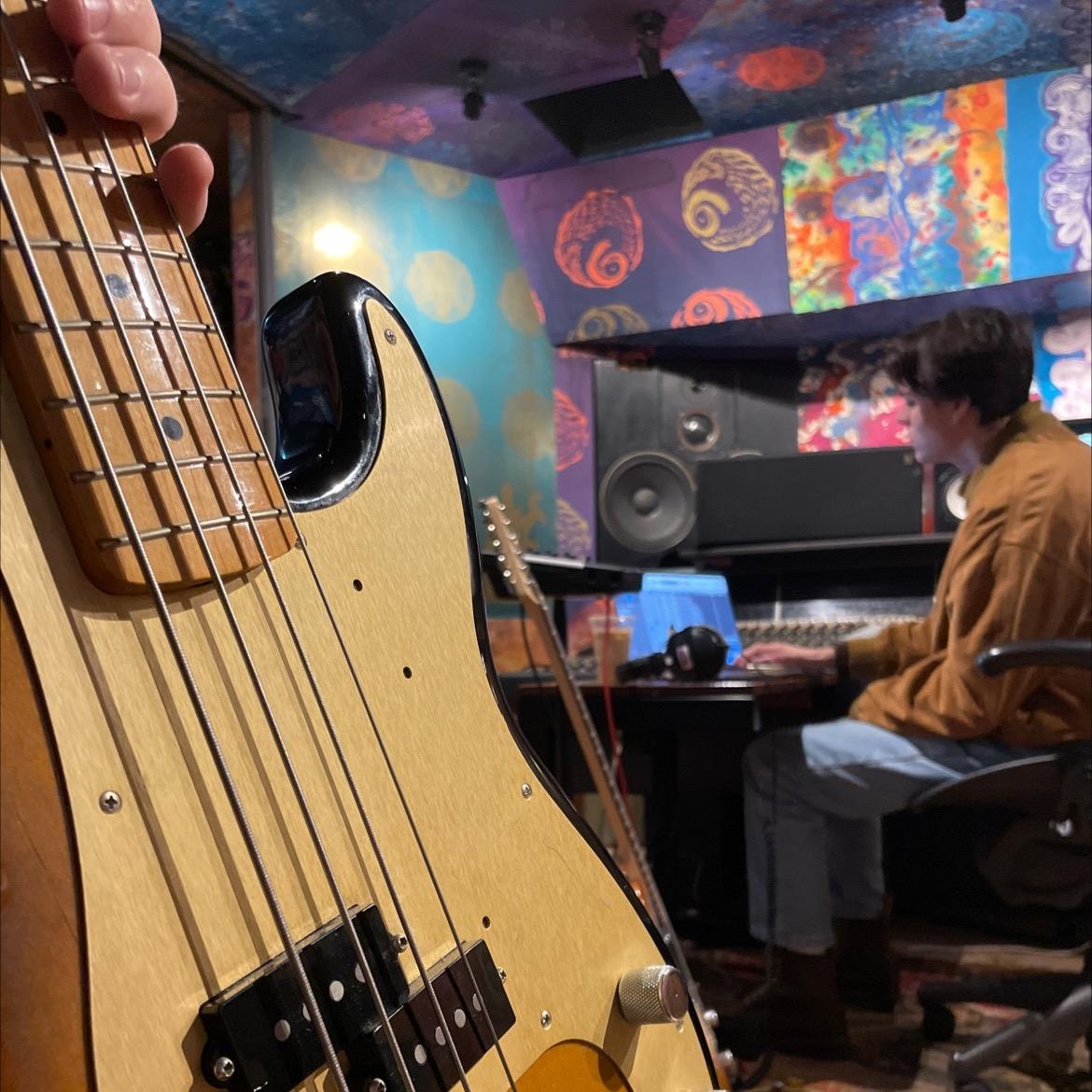 New Hope Club 커뮤니티 포스트 - Working on new songs!! - Reece Bibby