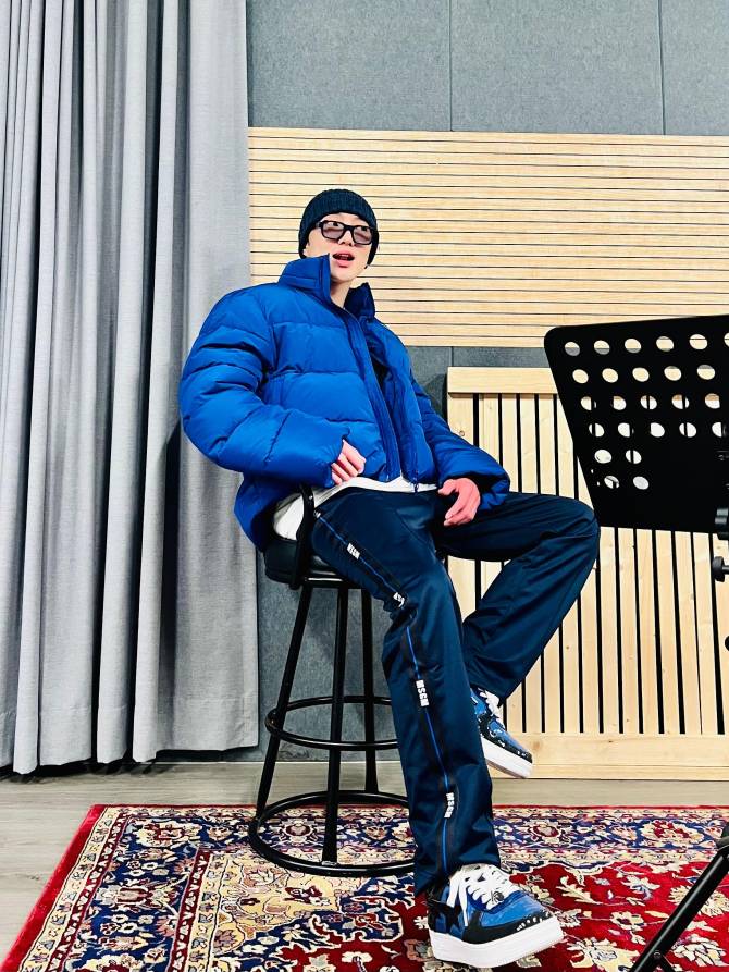 Winner 커뮤니티 포스트 난 가끔 결의를 다질 때 파란색 옷을 입지💙 강승윤