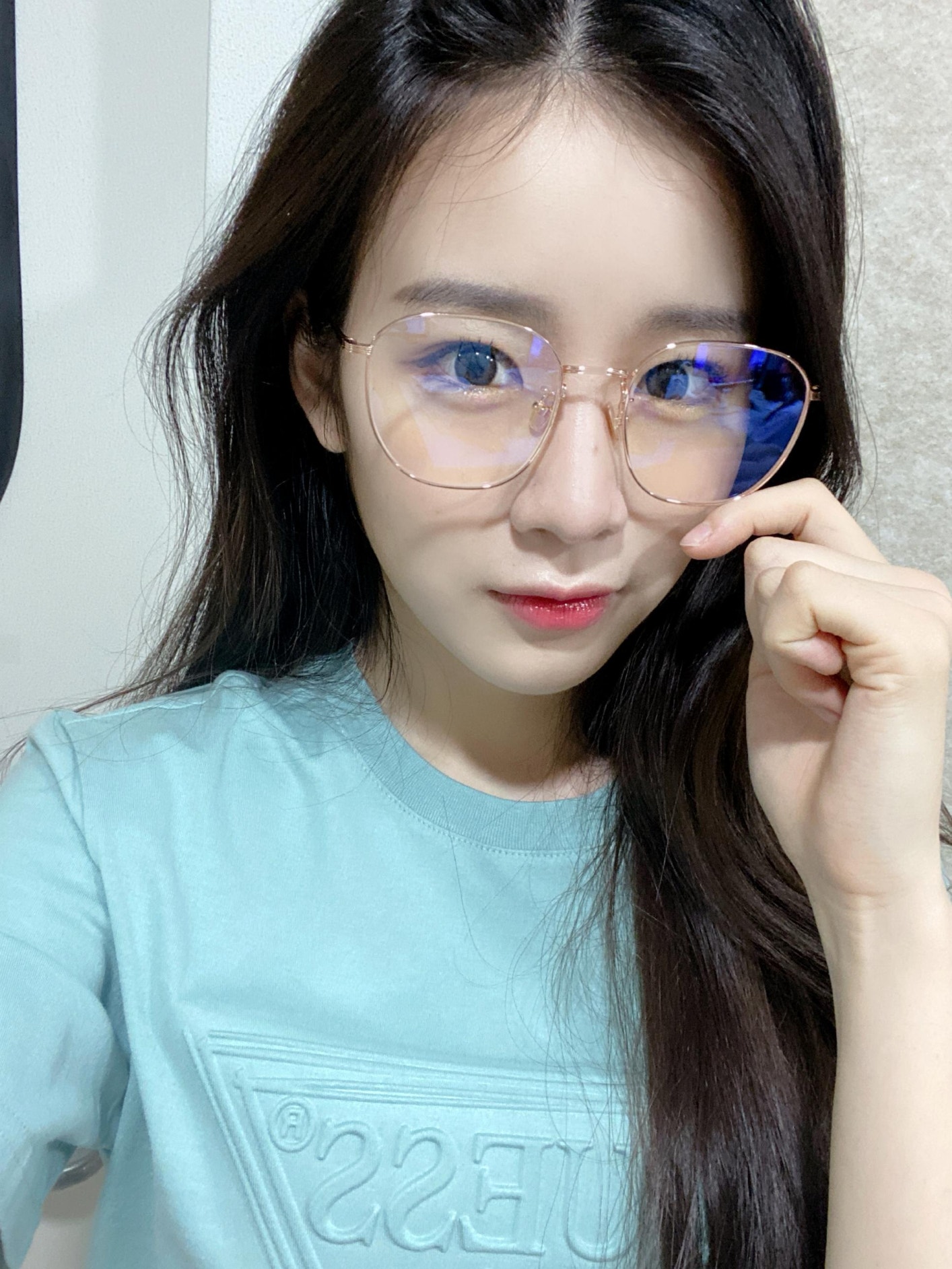 Wooah 커뮤니티 포스트 와우와우 기쁜소식 제가 드디어 업데이트를 해서 백곰이가 보여요