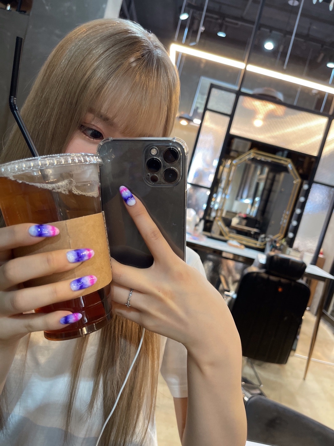 WOOAH Community Post - 와우!!!💜💜💜💜💜 뮤비 본 사람 당장 댓글 남기기! 너무 예뿌죠 우아 😜🥰 🏻 - NANA