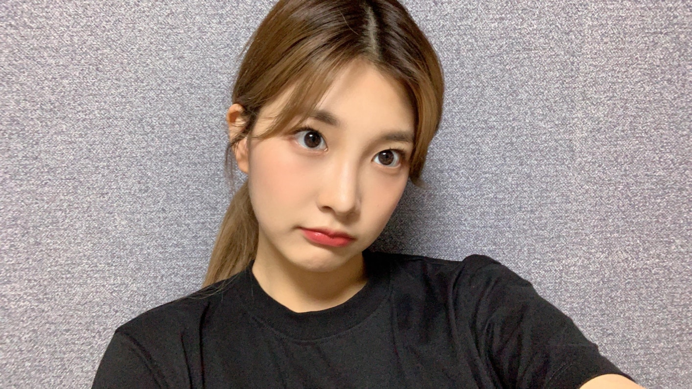 Wooah Community Posts 오늘도 좋은 하루 보내요 와우들 ️ 일요일이니까 즐겁구 행복하기 Minseo
