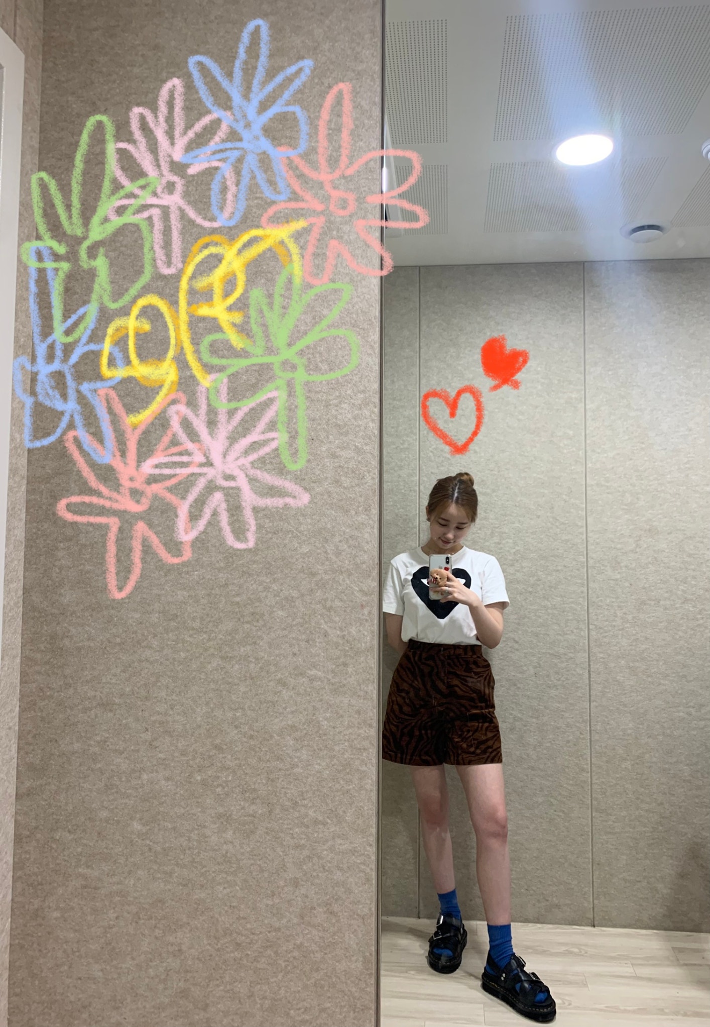 Wooah Community Posts 오늘🌼🎼 많이 못보여준 전신 거울셀카 와우들 너무 보고싶다 다들 뭐하구 있어요