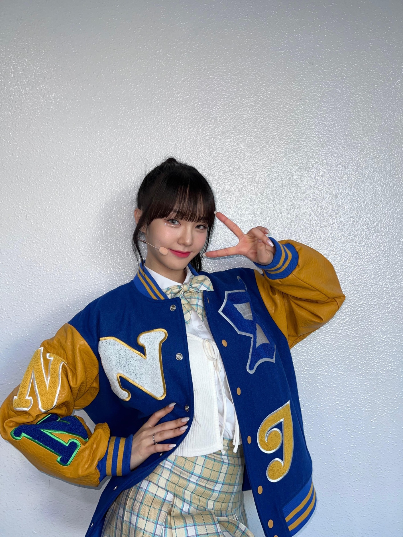 Wooah Community Posts Wow💙 우리 활동 잘 지켜봐주고 있죠 내일은 틱톡 Live에서 만날 수 있어요