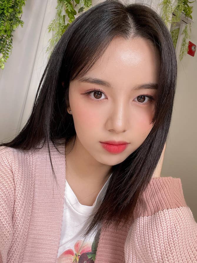 Wooahコミュニティの投稿 핑쿠핑쿠해 보여서 마음에 드는 사진☺️📸 날씨는 점점 추워지지만사진들은 따뜻해질 예정이에요💕