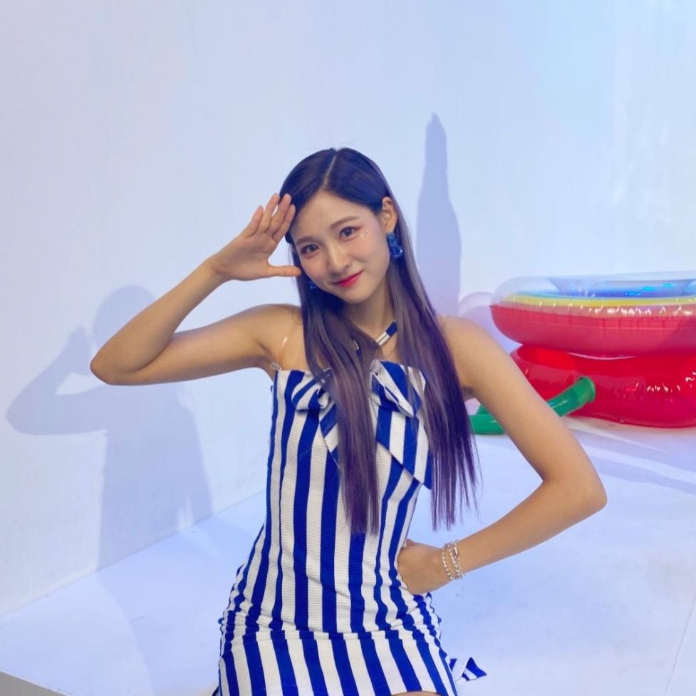 Cherry Bulletコミュニティ投稿 오늘은 체리블렛이 데뷔하고 1000일이에요🎂🍒 데뷔를 해서 글을 쓴게 어제 같은데