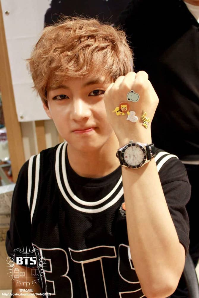 BTS Community Posts - get well soon tae tae 🙏🙏🏻💜💜💜 borahae