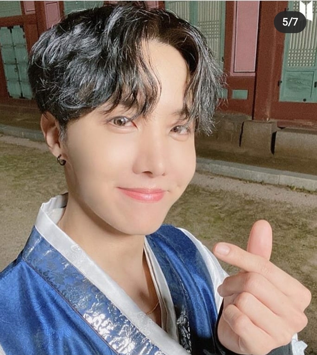 Bts Community Posts 홉 오빠 추석 때 맛있는 거 먹었어요 알람이 왕창 울려서 봤더니ㅜㅜㅜㅜㅜ 얼른
