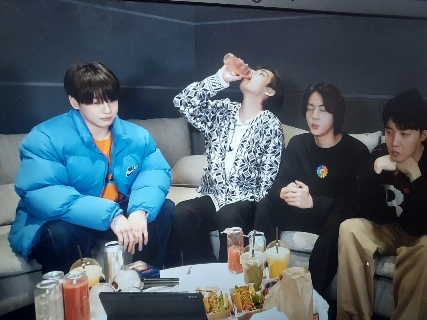 BTS Community Post - 💜♾💫