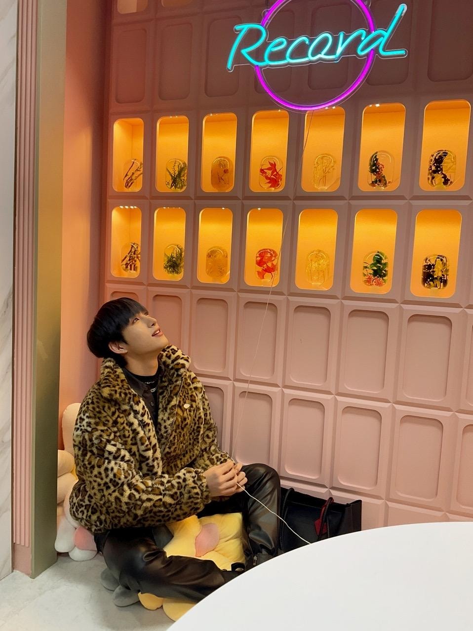 JUST B Community Posts - 마지막 음방 🐯🖤 - LIM JIMIN