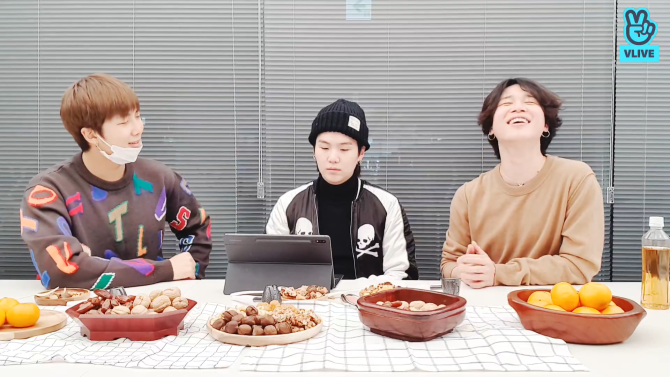 Bts Community Post 어제는 건강해 보이는 지민 웃고 있는 지민을 볼 수 있어 행복했습니다🥰 지민의 웃는