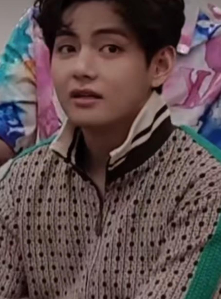 BTS Community Post - look at you🥰. can i pinch those cheecks?😊