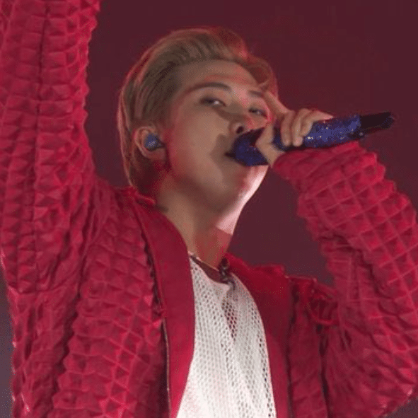 BTS Community Posts - Kim namjoon now fashion in PDT concert.