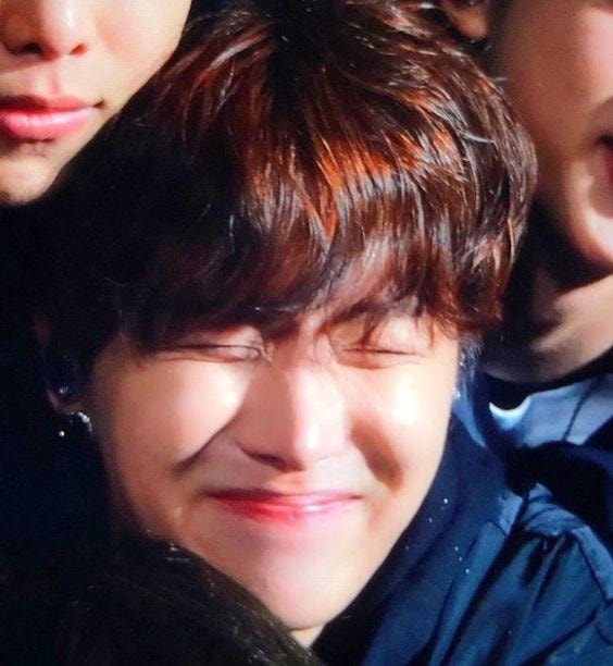 BTS Community Post - jhope feliz cumpleaños, te amo tanto hermoso sol, espero que lo pases bien ...