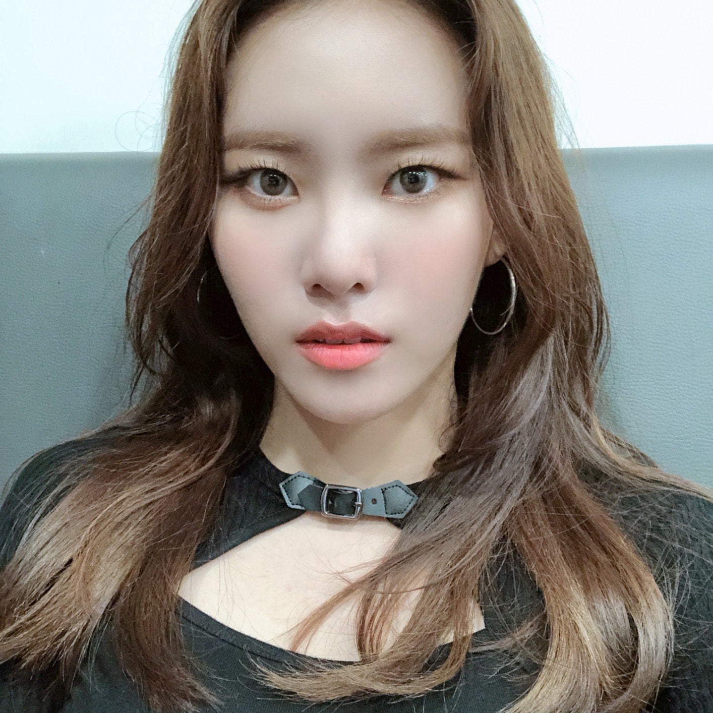 Weeekly Community Posts 사람이라는 악기가 낼 수 있는 가장 아름다운 소리는 사랑해라는 말인 것 같아요😻