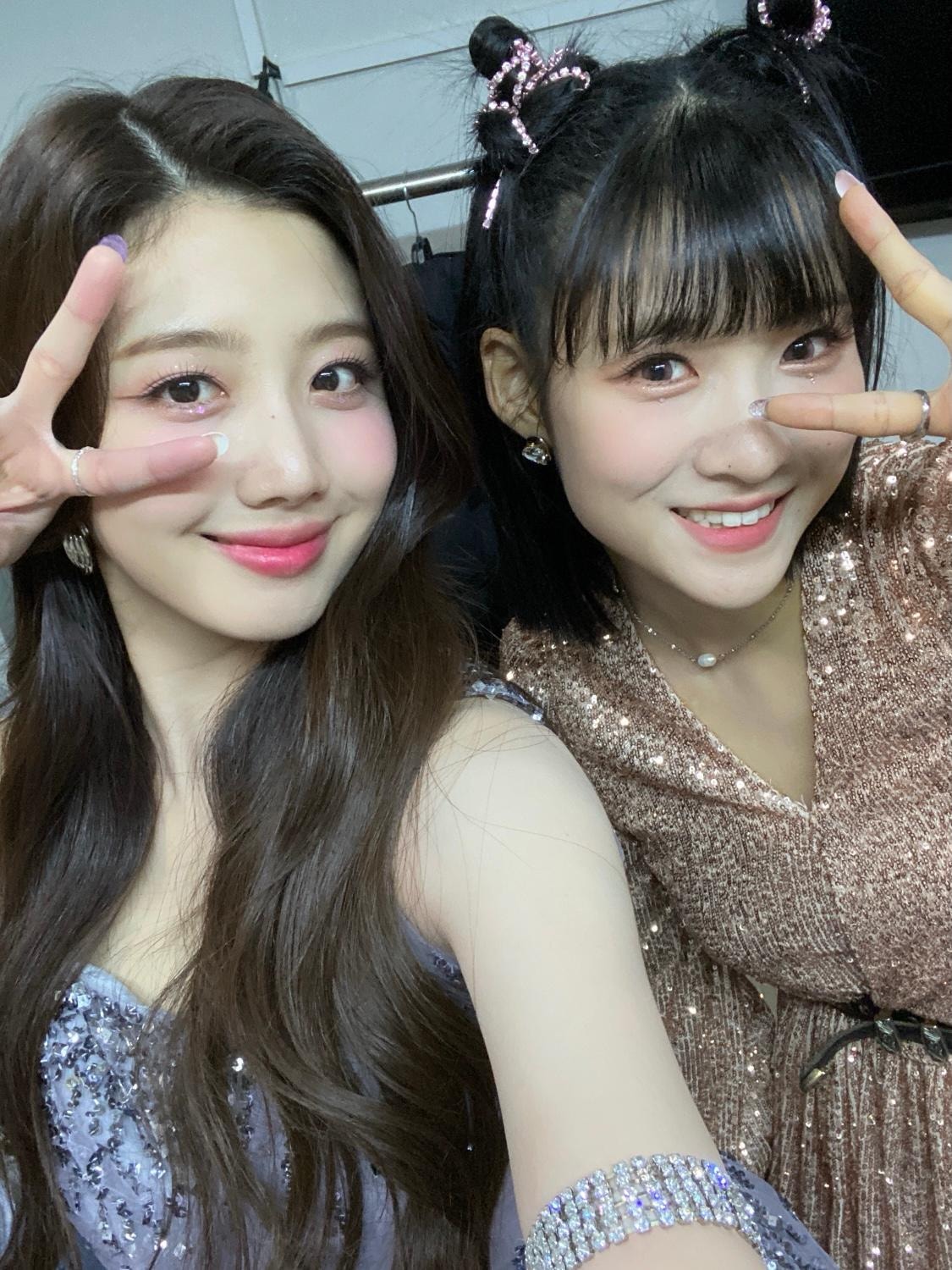 Cherry Bullet 커뮤니티 포스트 오늘은 멍멍이 유주언니 생일🐶🤍 너무 너무 축하해요🥳🤍 항상 예쁘고 웃는게 너무