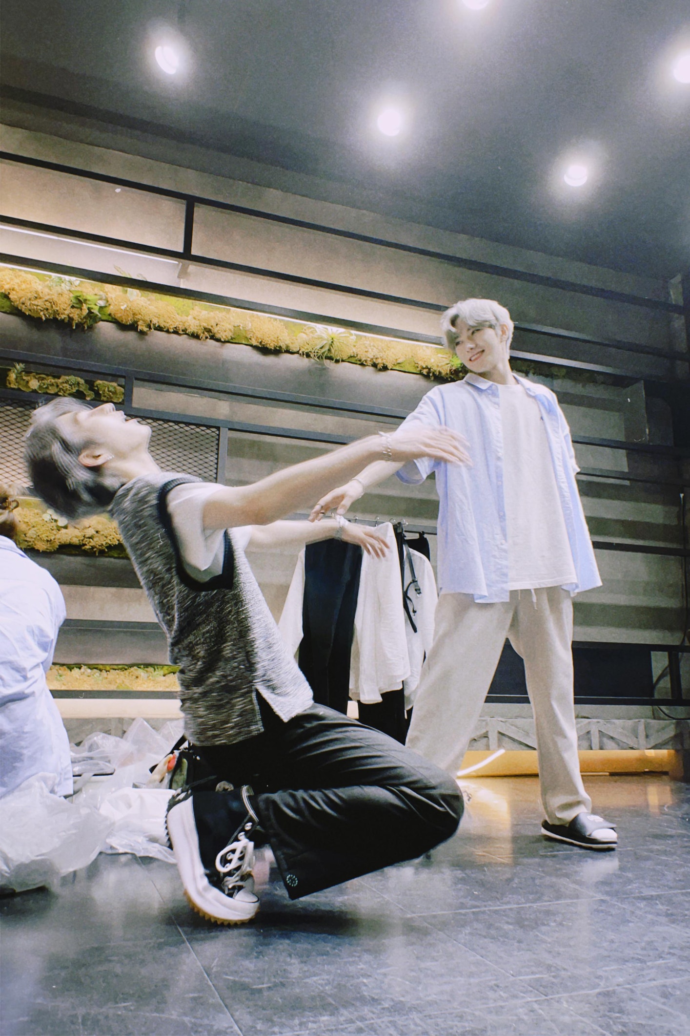 JUST B Community Post - 미공개 사진 업로드 EP.6🖤(WITH JM) - LIM JIMIN