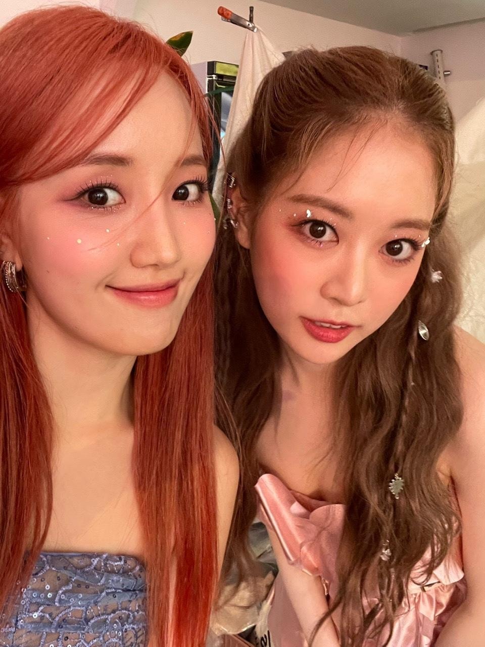 Cherry Bullet 커뮤니티 포스트 - 우리 보라 ️ 생일축하해 :) 연습생때부터 항상 서로의 생일엔 함께였었네 ㅎㅎㅎㅎ ...