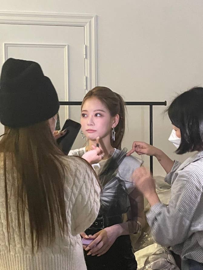 Cherry Bullet 커뮤니티 포스트 우리 보라 ️ 생일축하해 연습생때부터 항상 서로의 생일엔 함께였었네 ㅎㅎㅎㅎ