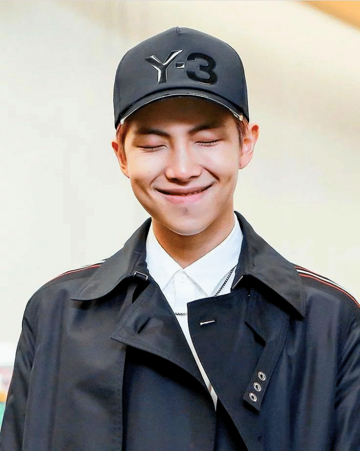 Bts Community Posts Monie π¨π πΌaegyoπΌ λ λ΄ νλλ¬΄λ¦¬μΌ μκ°νλΌ ννΌ Umpy