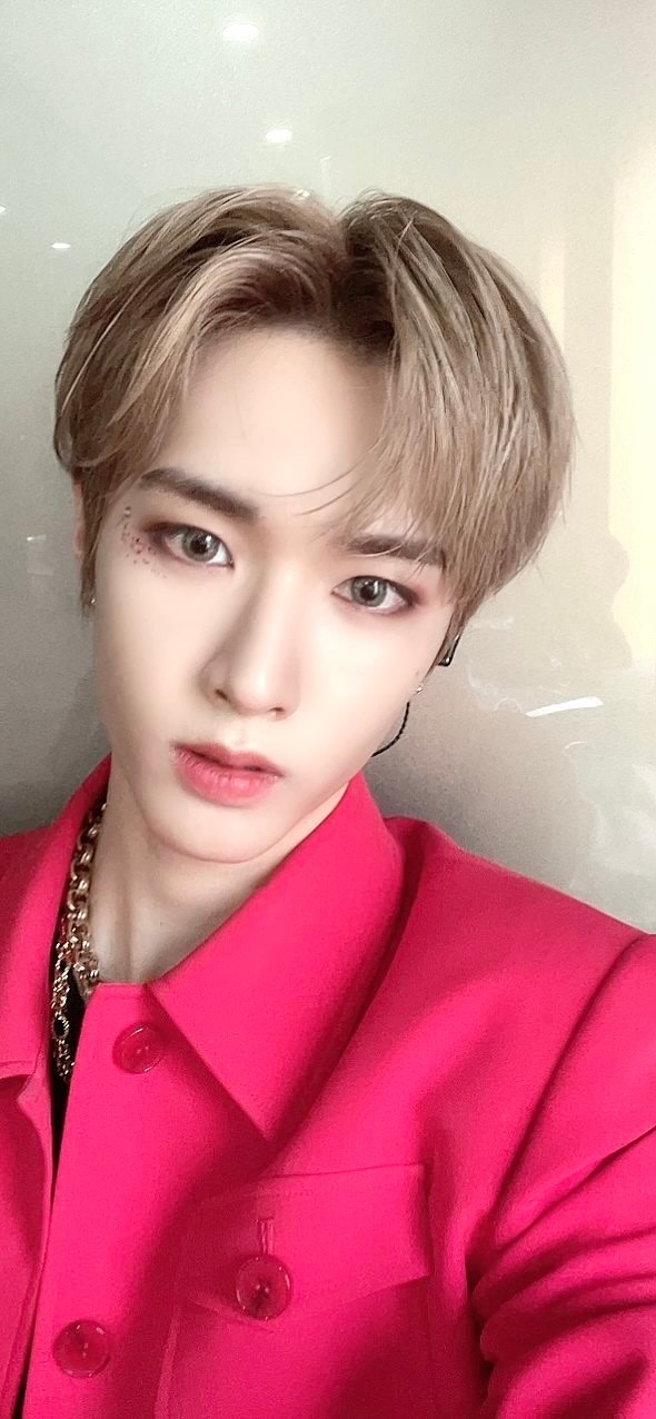 MIRAE Community Posts - 이건 뽀뽀 - KHAEL