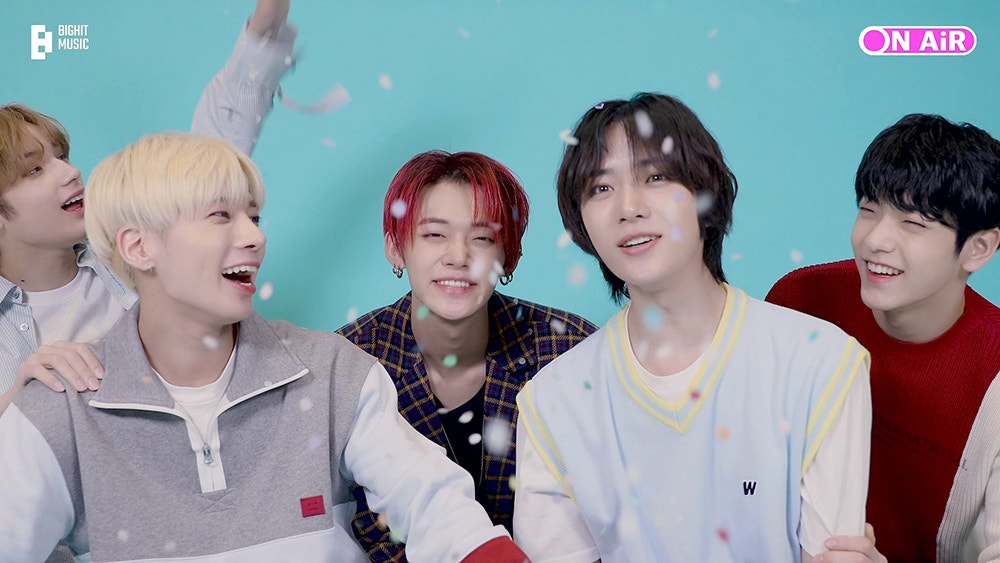 Weverse TOMORROW X TOGETHER Media - TALK X TODAY ON AIR : Visual CF ...