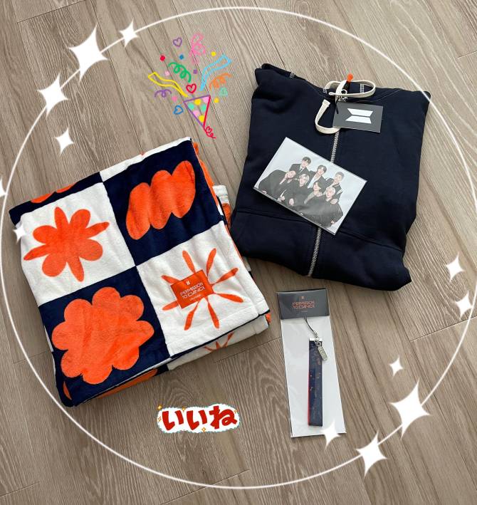 Bts Community Posts 今日はmy Birthday🎂🎊🎉 そんな日にラスベガスのディレイストリーミングが見れて、permissionのグッズも第一弾が届きました〜💜 この