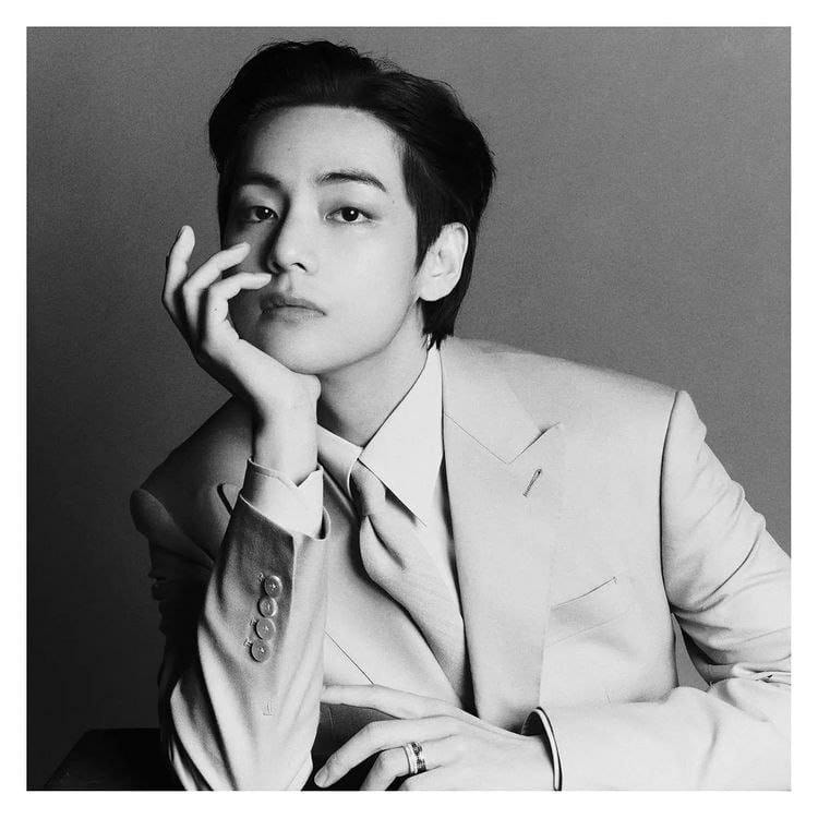 BTS Community Post - Balance game: Model Taehyung VS CEO Taehyung #Bts ...