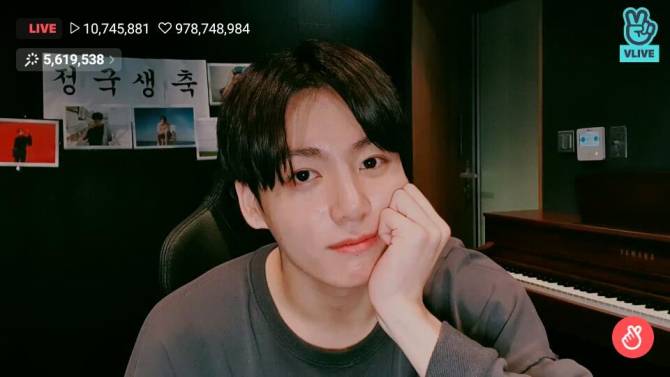 Bts Community Post 생일 축하해 전정국🥳😃🐰 신의 축복이 있기를 ️ 항상 안전하고 건강하십시오🥺🥺💜💜 당신은