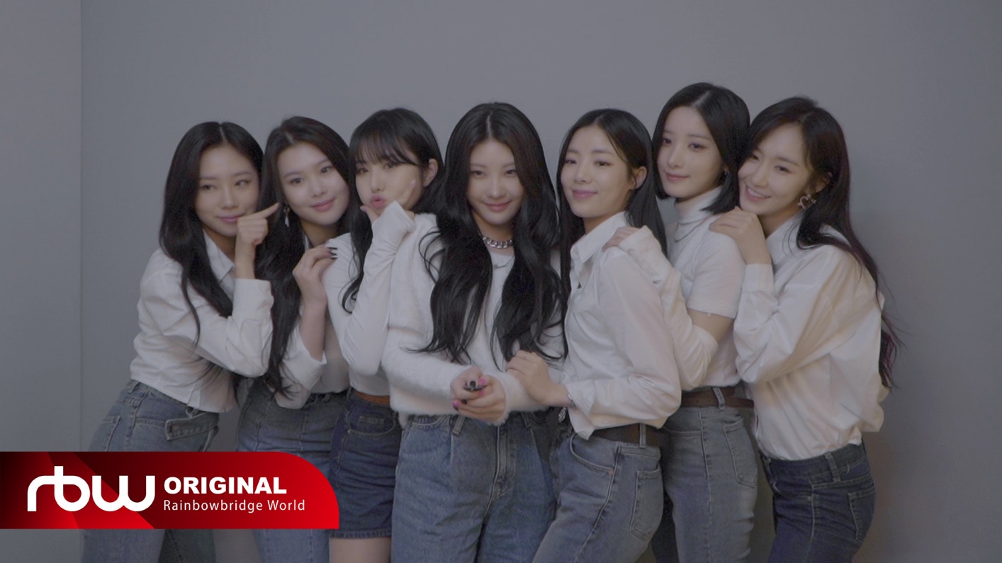 위버스 PURPLE KISS Media - 퍼플키스(PURPLE KISS) Debut 1st Anniversary 🎉 : 셀프 가족사진 촬영 📷