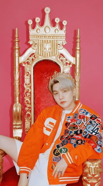 BTS Community Post - not lion king he is suga king😂😂😂😂😂😂