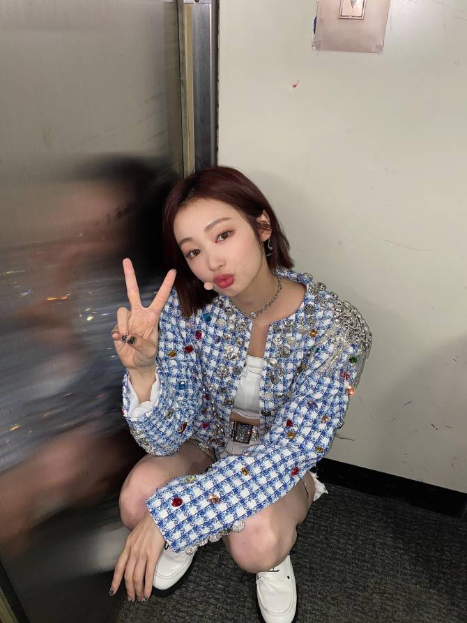 Secret Number 커뮤니티 포스트 자기전에 올릴려다가 잠 들어버렸어 ㅋㅋㅋㅋㅋ💙🤍 엠카부터 아돌라까지 함께 해줘서