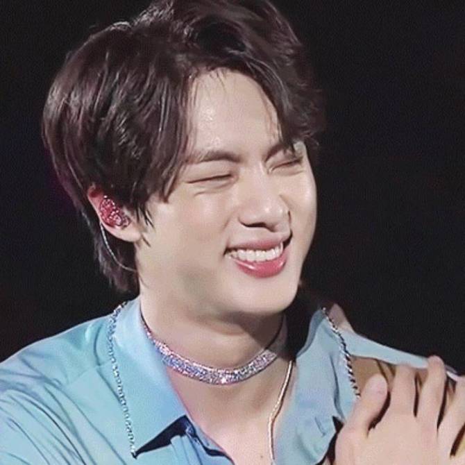 Bts Community Posts 세상에서 가장 아름다운 미소 당신의 미소는 우리의 하루를 밝게 합니다 석지나 씨도