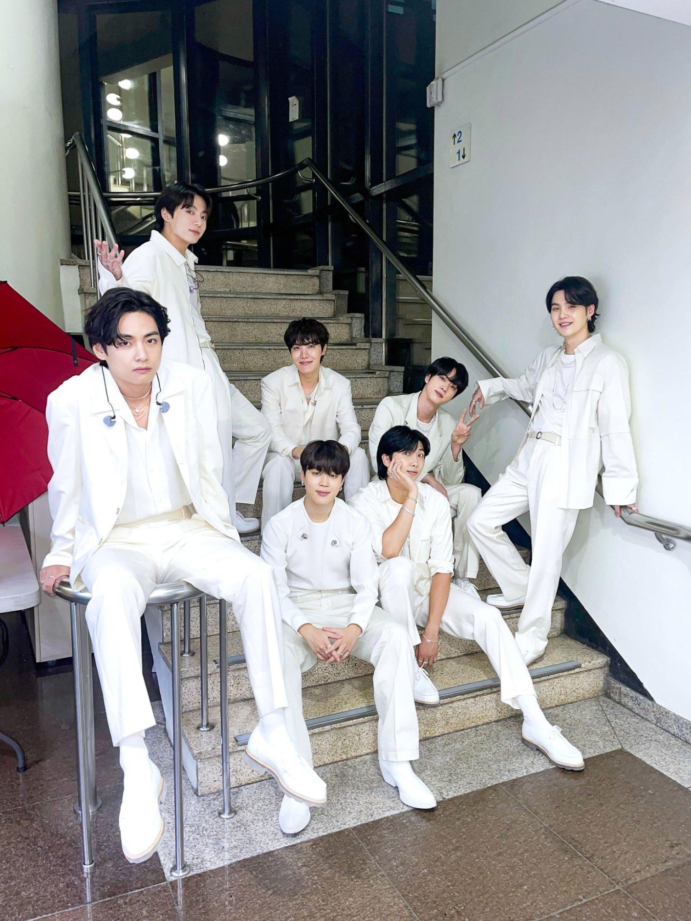 BTS Community Posts - 👑BTS_Proof👑 🕔0617 on Music Bank Congratulations ...