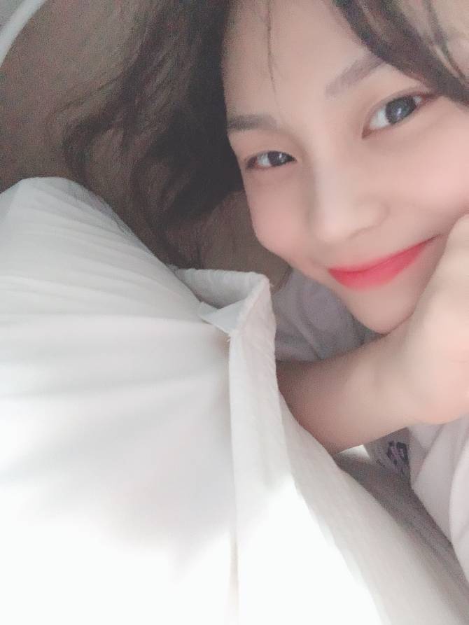 Gfriend 커뮤니티 포스트 56 도 다른사진이야 진짜야 엄지
