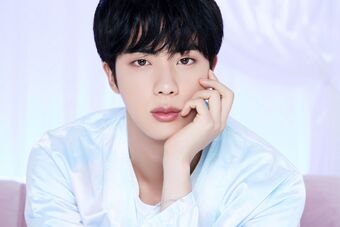 BTS Community Post - feliz cumpleaños jin ,no se como el mundo trajo ...