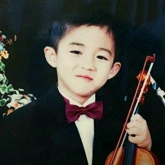 Seventeen Community Posts 사람들은 젊었을 때 그저 사랑스러울 뿐이지만 당신은 그 이후로 사랑스럽고