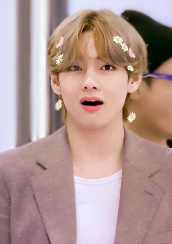 Bts Community Posts The Prince Kim Taehyung 💜 당신을 사랑해요 계속가 김태형 왕자 ،넌