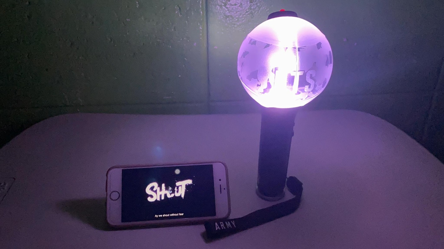 Bts Community Post 제 손이 너무 흔들렸기 때문에 엄마가 사진을 찍고 있었어요나는 당신이 이것을 알아 차리길