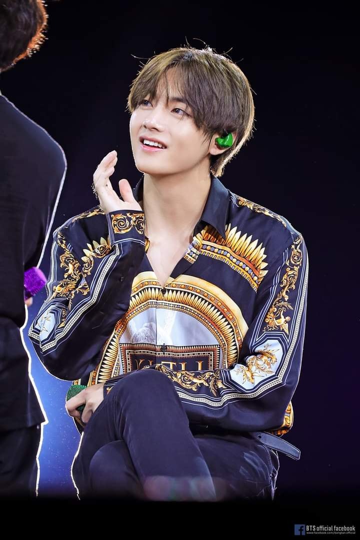 BTS Community Post - oppa Taehyung is so Handsome🥰😌💜💜💜💜