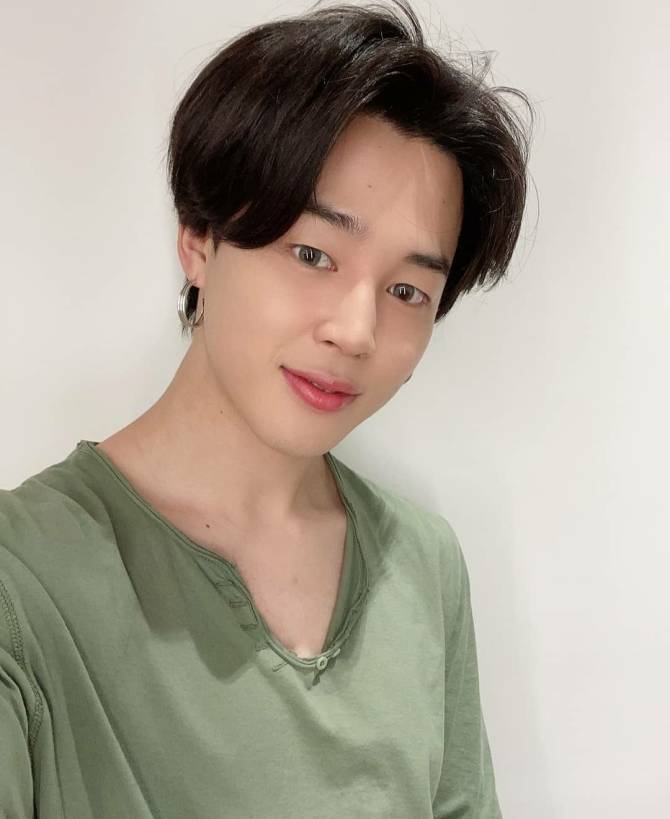 Bts Community Posts 그 어느때보다 네가 그리워 널 너무 사랑해💜🦋 지민