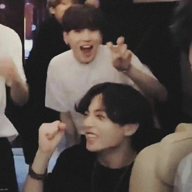 Bts Community Post 윤기 오빠 볼따구 한 번만 만지게 해주세요🙏🏻 너무 말랑말랑 해보여😆