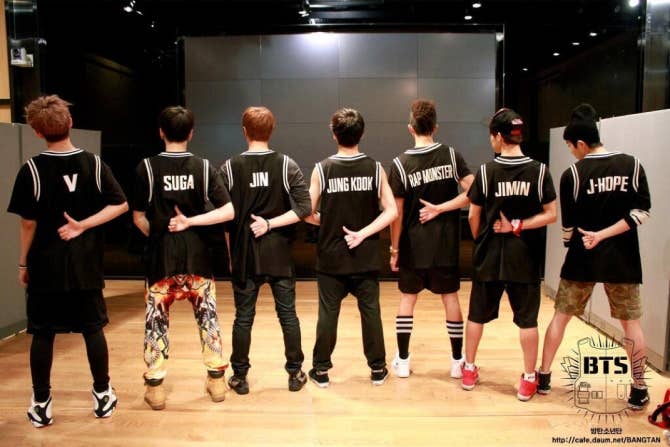 Bts Community Post 사랑하는 방탄 손 연단 나는 당신이 이것을 볼 수 있을지 모르겠지만 정말로 당신이 보길