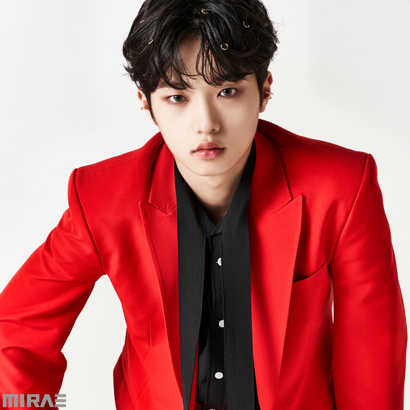 MIRAE Community Posts - Introducing MIRAE member DONGPYO🎤 👉 생년월일 : 2002 ...