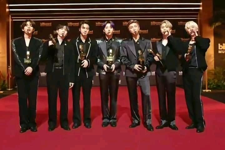 BTS Community Post - Yay!! Finally! BTS Won 4 Awards at BBMAs ...