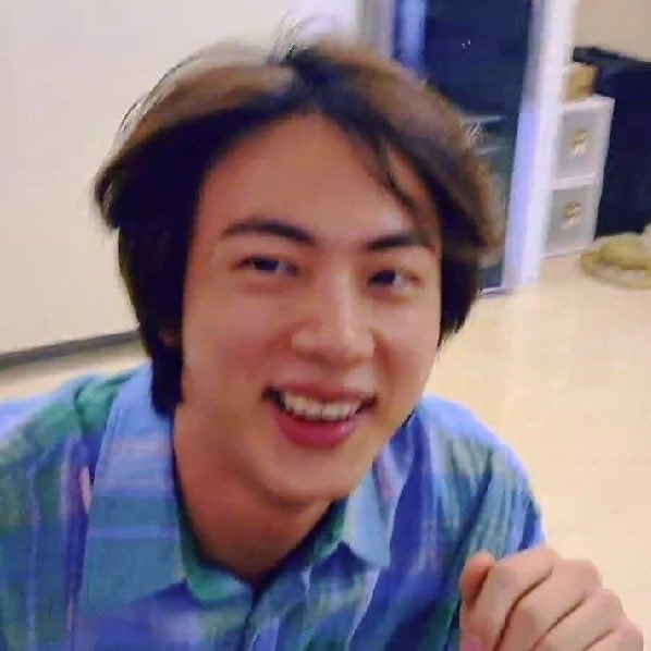 BTS Community Post - JIN JUST WHIPPED HIS HAIR ON VLIVE AND IT'S NOW ...