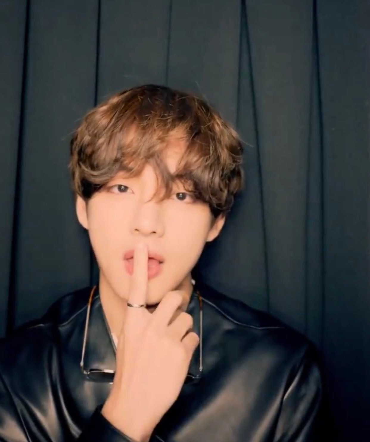 BTS Community Post - excuse me sir!?