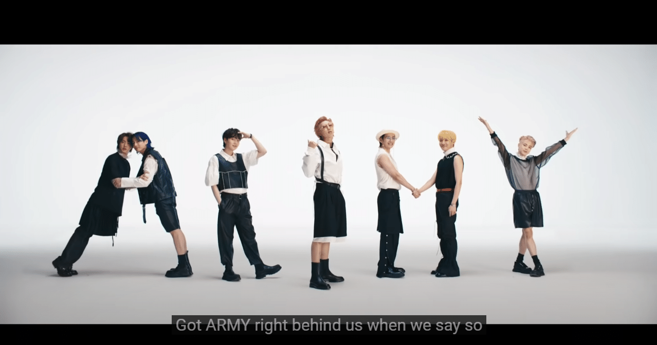 BTS Community Post - ButterのMVで一番お気に入りなところ（シーンも歌詞も）は、全ARMYが共通して 「Got ARMY right behind us when ...