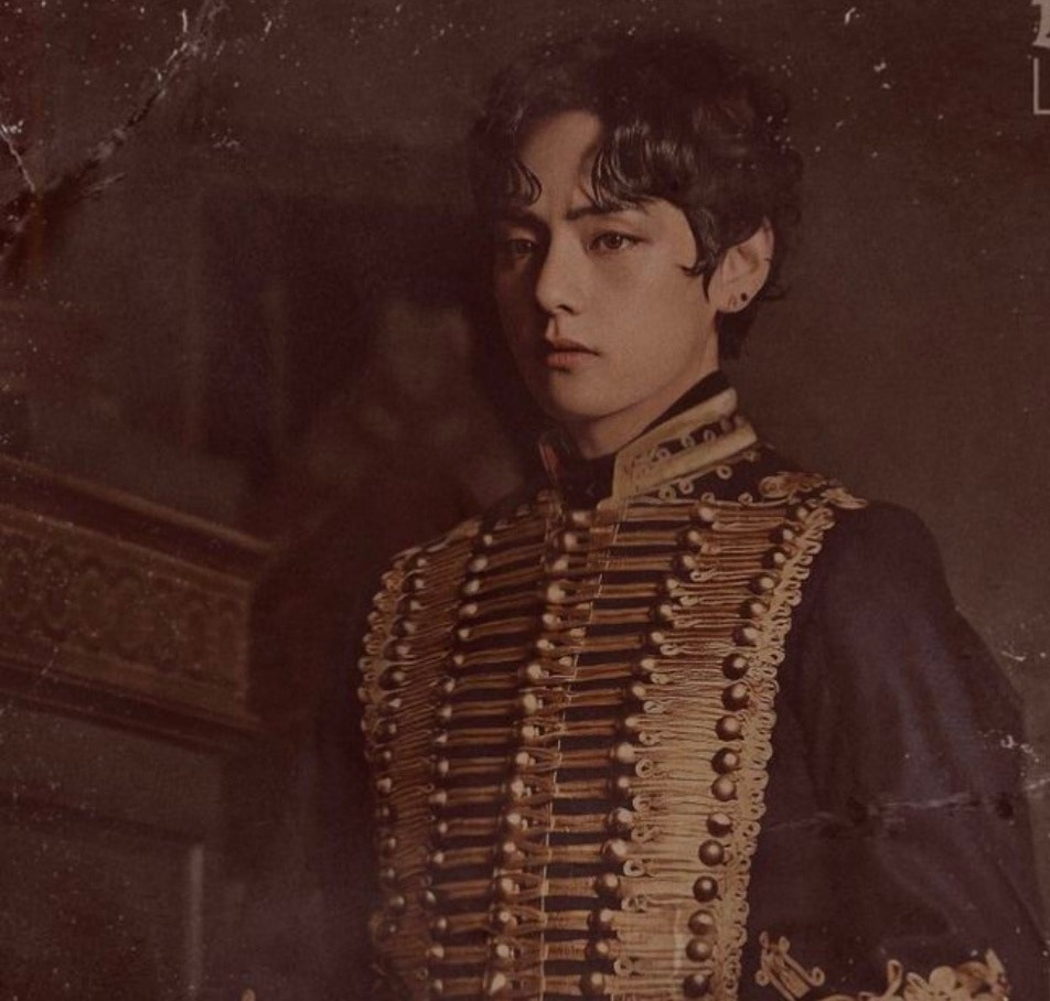 BTS Community Post - Prince !!! Tae is Prince 💜💜💜💜💜🐻#taetae #v #king